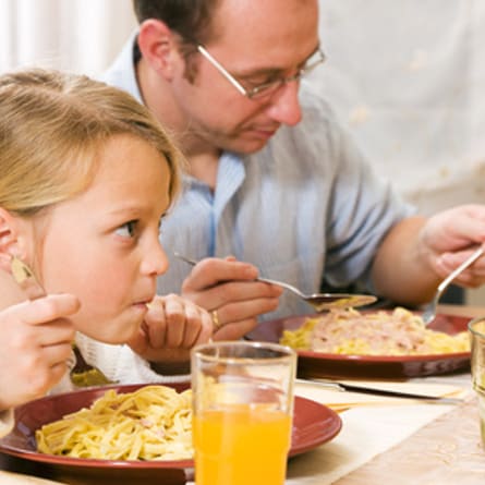 So lernen Kinder essen: Teil 2 - So entwickelt sich das Essverhalten ...